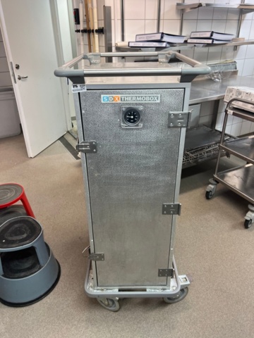 Heating trolley 12 x GN 1/1, SDX Thermobox E180R -15 - PS Auction - We ...