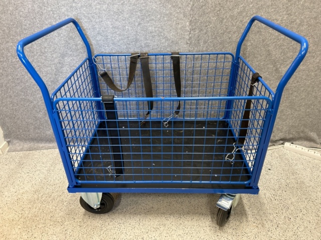 Trolley with lattice gates 97 x 67cm height 80cm - PS Auction - We ...