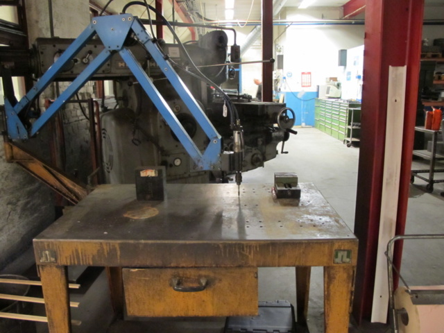 Steel table threading device - PS Auction - We value the future ...