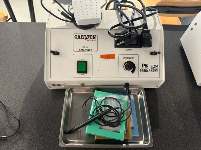 Epilator Carlton CC308 with tray needles and tweezers - PS Auction - We ...