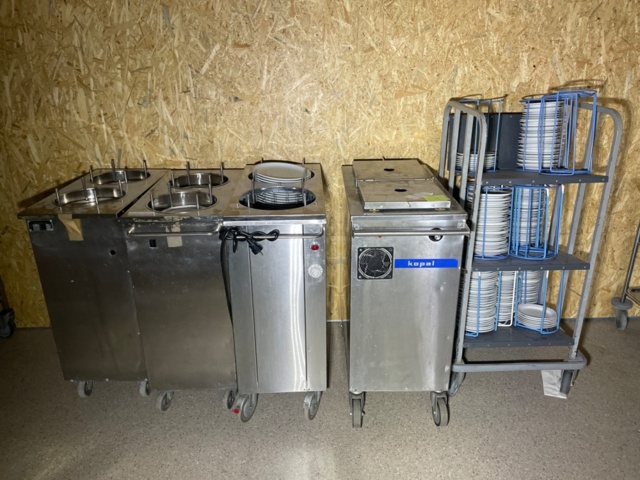 4 plate dispensers and 1 plate trolley - PS Auction - We value the ...