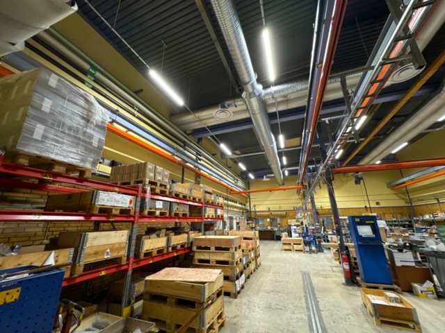 Traverse track and boom - PS Auction - We value the future - Largest in ...