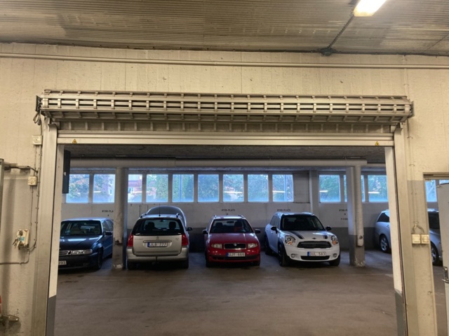 Roller grates for storage and the like - PS Auction - We value the ...