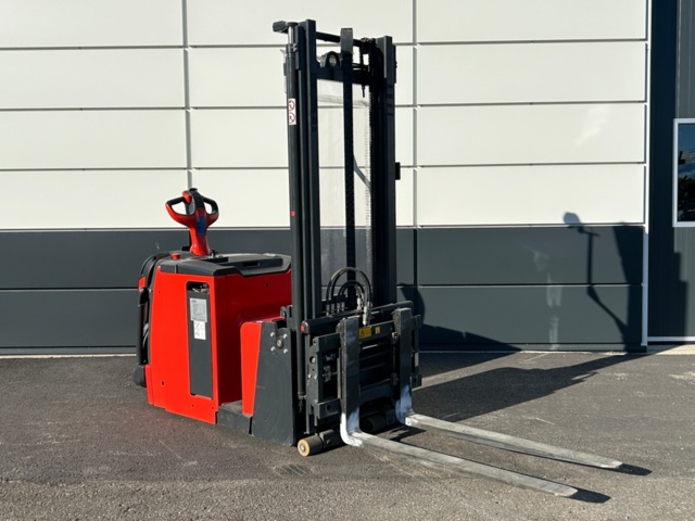 Stacker Linde L10 AC AP with folding platform -2022 - PS Auction - We ...