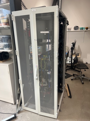 Server rack with test equipment for electricity - PS Auction - We value ...