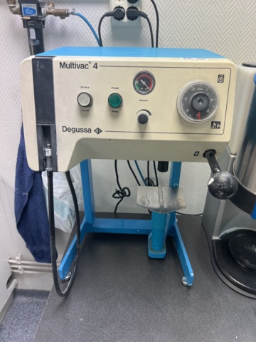 Vacuum mixer Degussa Multivac 4 - PS Auction - We value the future ...