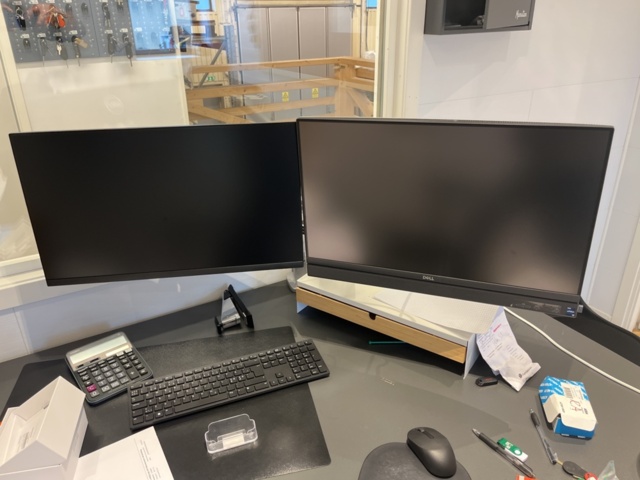 NEW INFO, All-in-one PC Dell W31C Monitor on stand with printer Brother ...