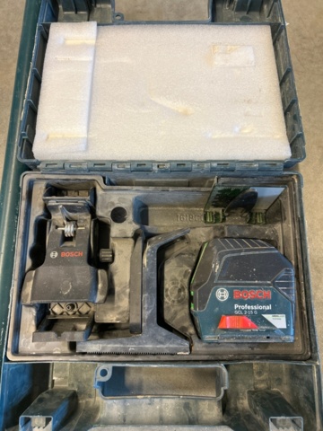 Cruise laser Bosch Pro GCL 2-15G, stamp holder BT 350 - PS Auction - We ...
