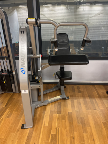 Triceps machine - Nautilus Nitro V-Triceps Extension - PS Auction - We ...