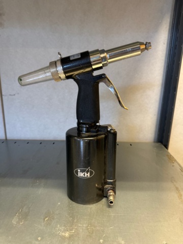 Pop rivet gun compressed air IKH - PS Auction - We value the future ...