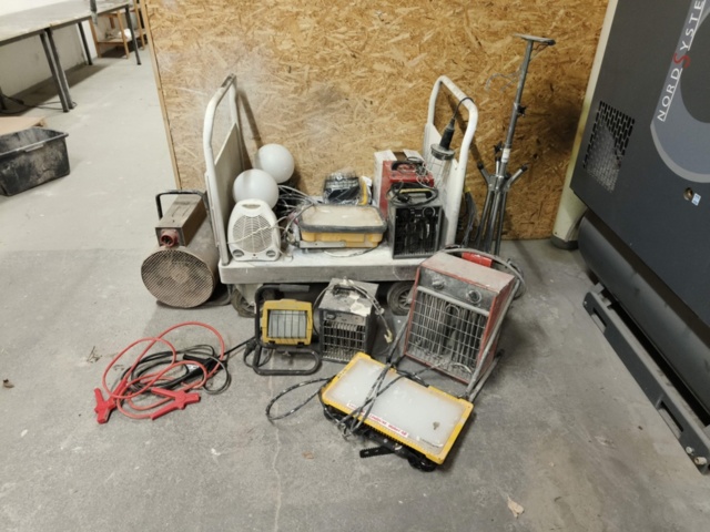 Work lamps, heating fans and trolley - PS Auction - We value the future ...