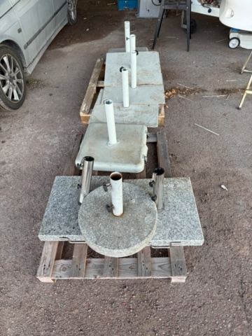 Parasol feet, really heavy 7 pcs - PS Auction - We value the future ...