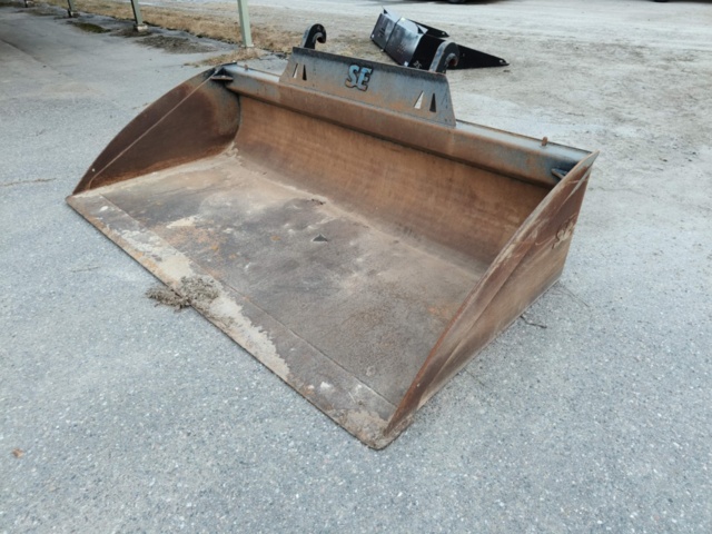 Planning bucket SE BM-Fastener with collar - PS Auction - We value the ...