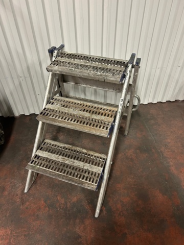 Step stool/work trestle - PS Auction - We value the future - Largest in ...