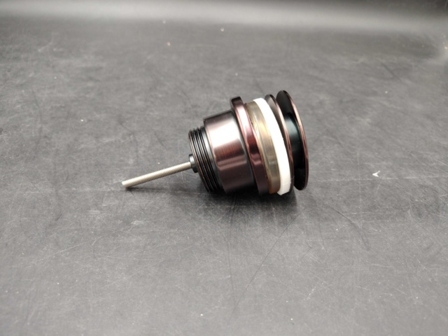 10 bottom valves for wash basins - Shipping included - PS Auction - We ...