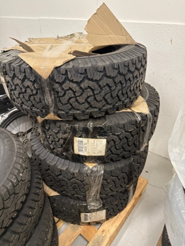 4 tires - PS Auction - We value the future - Largest in net auctions