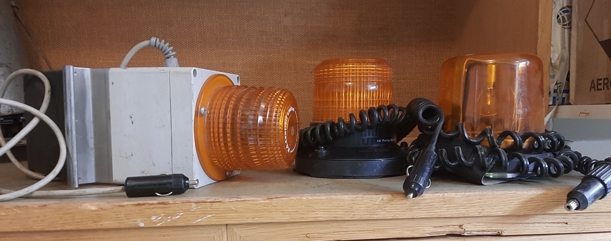 Warning beacon / juice mixer 3 pcs - PS Auction - We value the future ...