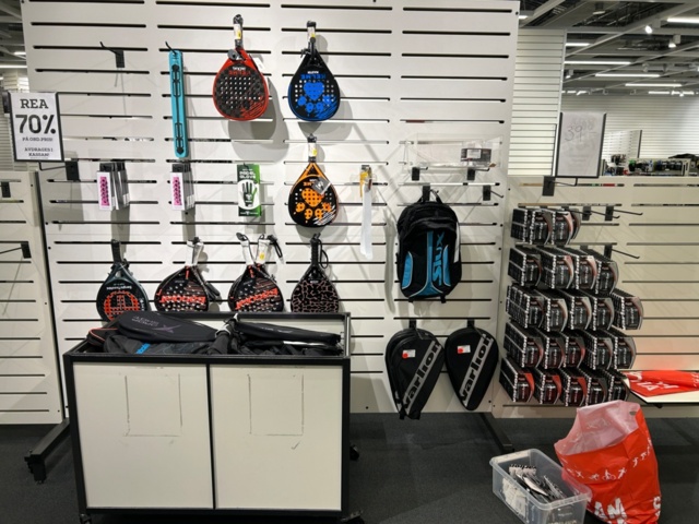 Lot with padel rack and padel accessories - PS Auction - We value the ...