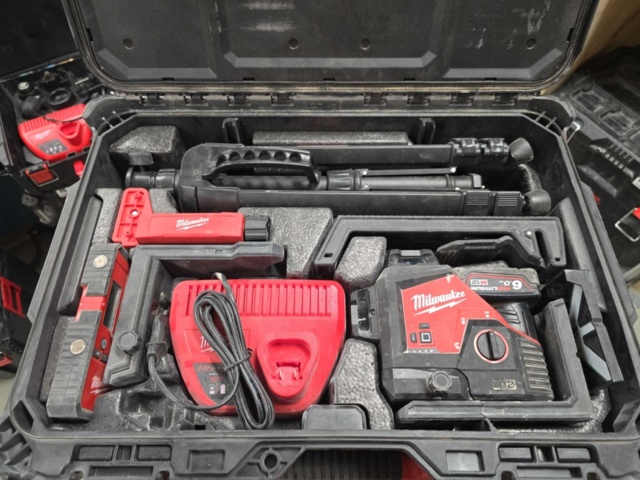 Laser Milwaukee M12 3PL - PS Auction - We value the future - Largest in ...