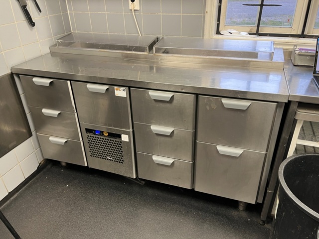 Cooling bench with cooling channel, Porkka - PS Auction - We value the ...