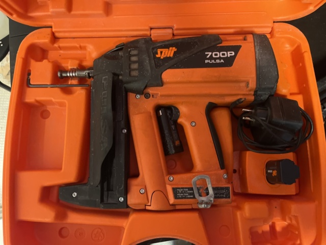 Spikpistol - Spit Pulsa 700P - Auktioner online - Nätauktioner ...