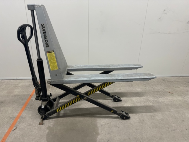 Scissor lift, Silverstone, 1000kg - PS Auction - We value the future ...