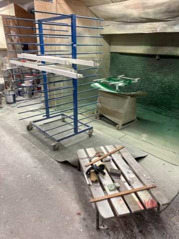 Drying trolley, paint stand and material table - PS Auction - We value ...