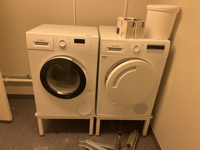 Washing machine and dryer with stand - Bosch - PS Auction - We value ...