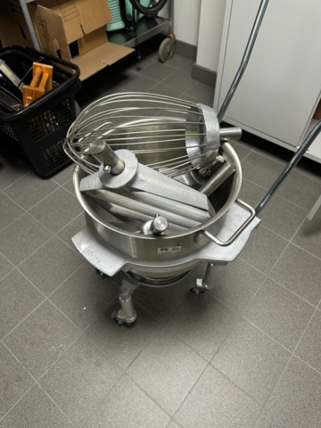 Larger cauldron with various mixing tools - PS Auction - We value the ...