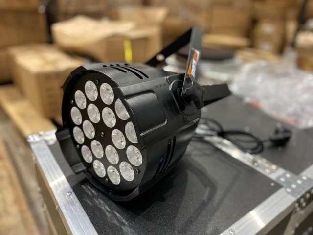 New stage lighting spotlights LED 2pcs - Marslite - PS Auction - We ...