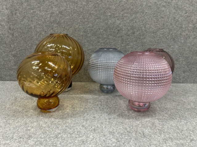 5 vases - Spectrum - PS Auction - We value the future - Largest in net ...