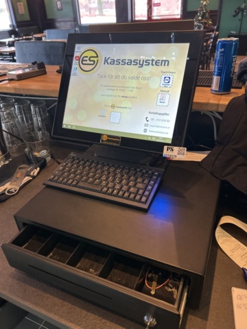 Kassasystem med utrustning - ES Kassasystem - Auktioner online ...