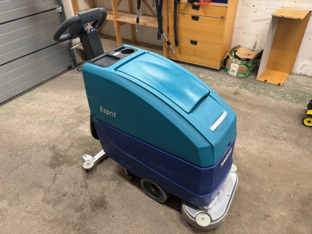 Cleaning machine Wetrok Duomatic Esprit - PS Auction - We value the ...