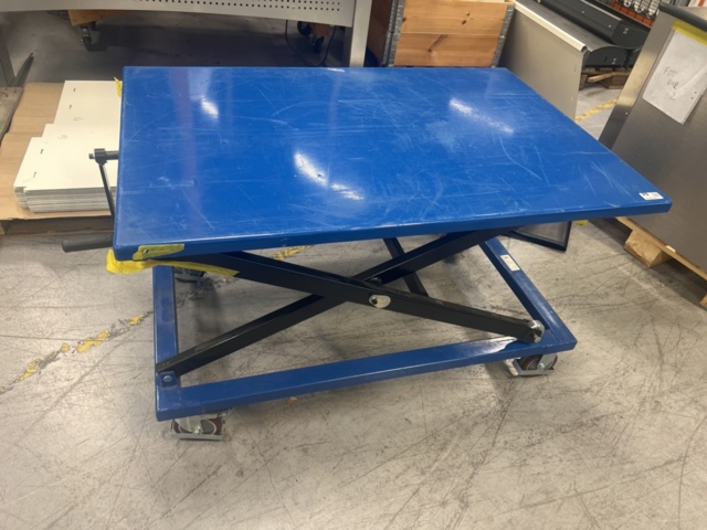 Spindle Lift Table 350kg - PS Auction - We value the future - Largest ...
