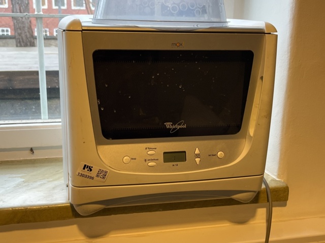 Microwave Whirlpool Max Advance - PS Auction - We value the future ...
