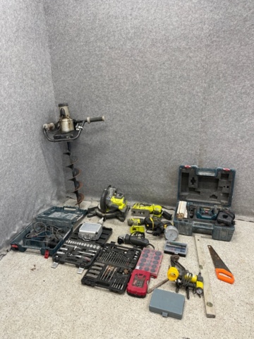 Tool kit, power & hand tools - PS Auction - We value the future ...