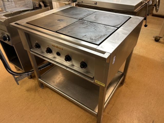 Restaurant stove with four burners Metos Minor 22 A - PS Auction - We ...