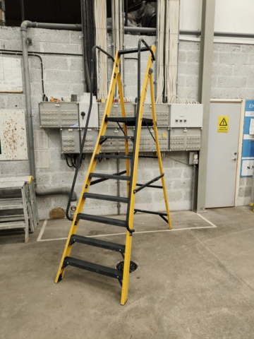 Stepladder / work platform Megastep - PS Auction - We value the future ...