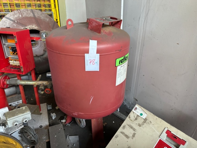 Reflex tube, 300 liters (78) - PS Auction - We value the future ...
