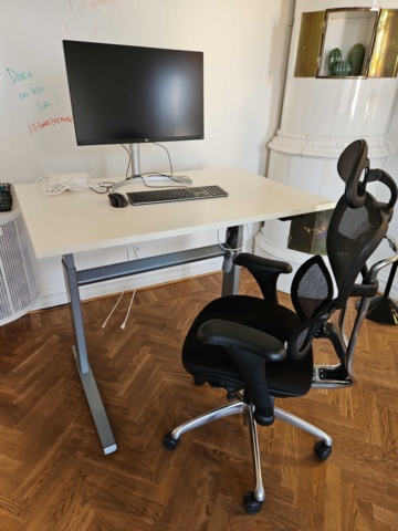 Desk, computer monitor, keyboard, chair, wall cabinet - PS Auction - We ...