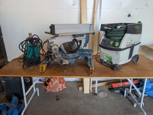 Bosch crosscut/mitre saw, Festool vacuum cleaner, pump and table - PS ...
