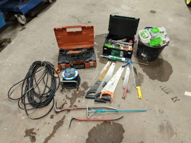 Multi-saw, crowbar, and chafing cable - PS Auction - We value the ...
