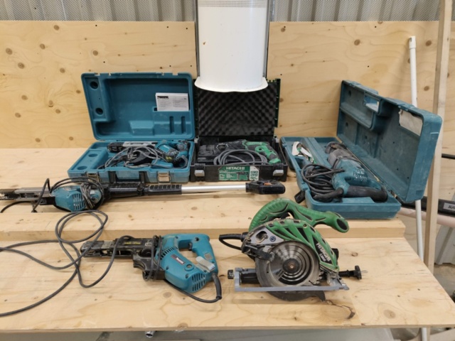 Screwdriver, jigsaw, hammer drill and circular saw - PS Auction - We ...