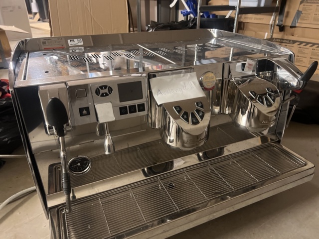 Espresso machine - Victoria Arduino VA358 T3 GR2 H - 2017 - PS Auction ...