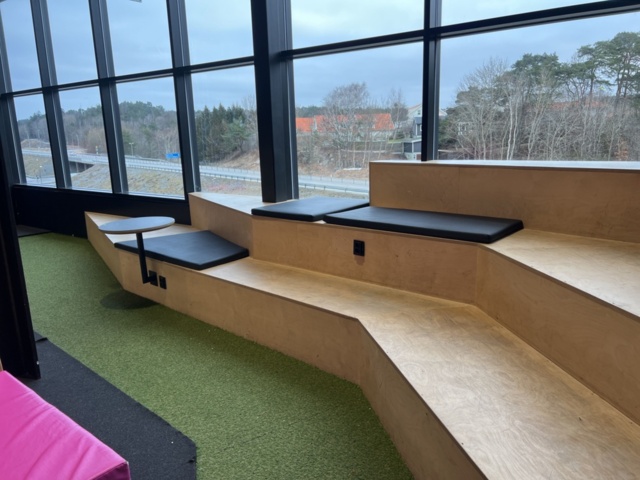 Seating steps/stands, bar stools with table for disassembly - PS ...