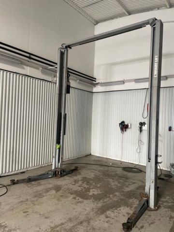 Bil lyft Rotary lift, max 3500kg - Auktioner online - Nätauktioner ...