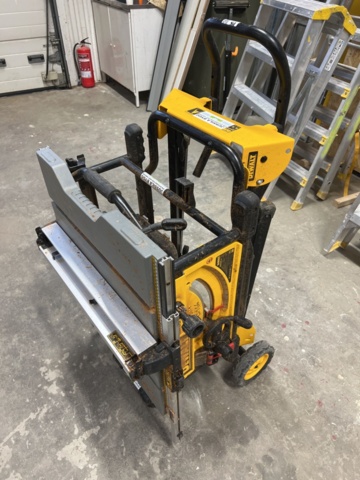 Table saw on stand with wheels - DeWalt DWE7492-QS (Type 2) - PS ...