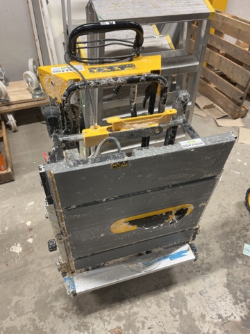 Table saw on stand with wheels - DeWalt DWE7492-QS (Type 2) - PS ...