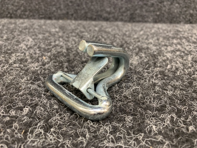 Approx. 50 pcs Double hooks 45mm with latch - PS Auction - We value the ...