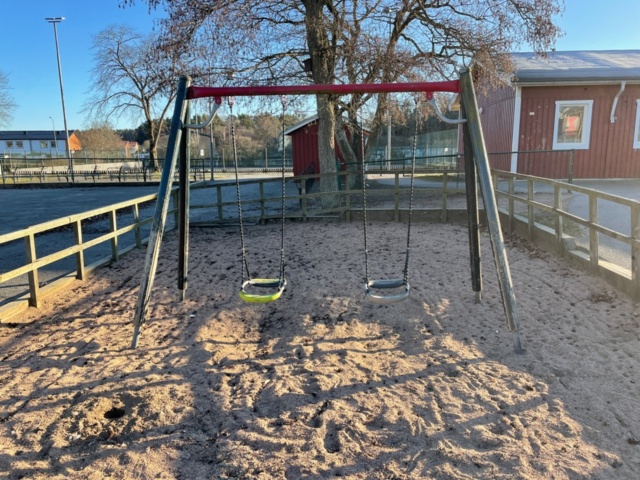 Double swing set - Hags - PS Auction - We value the future - Largest in ...